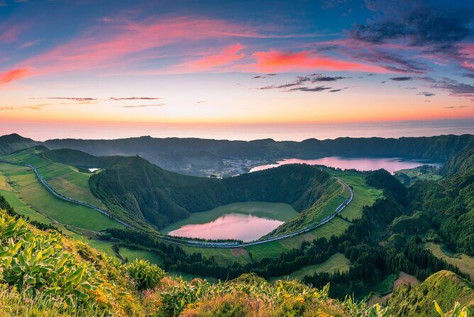 São Miguel Azores: Explore the dramatic crater of Sete Cidades - In-Depth Look at the Itinerary