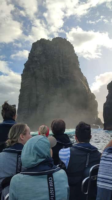 São Miguel: Boat Tour  Volcanic Wonders, Caves & History - The Experience: A Detailed Look at the São Miguel Boat Tour