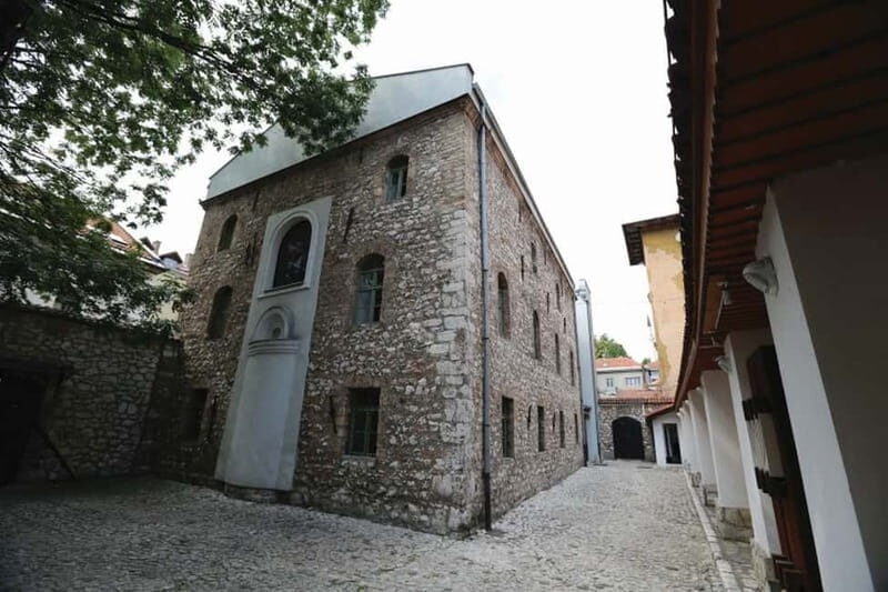 Sarajevo: Discover Sarajevo Walking Tour with Local Guide - The City’s Past: From Assassination to Resilience