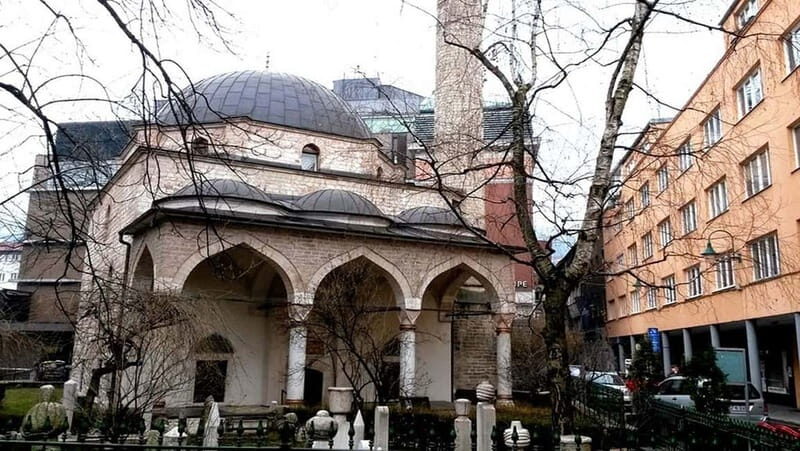 Sarajevo: Discover Sarajevo Walking Tour with Local Guide - Architectural Diversity and Cultural Soundscape
