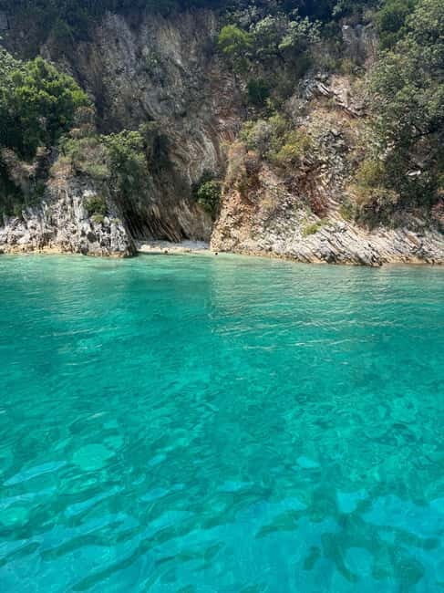 Saranda: Boat tour to 7 destinations end snorkeling - FAQ