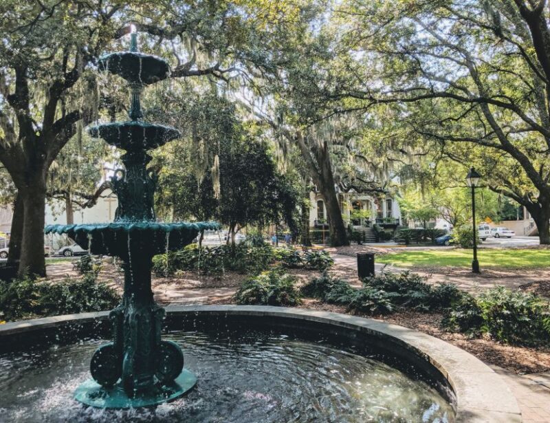 Savannah: Historic District and Islands Private Tour - Exploring Savannah’s Historic District
