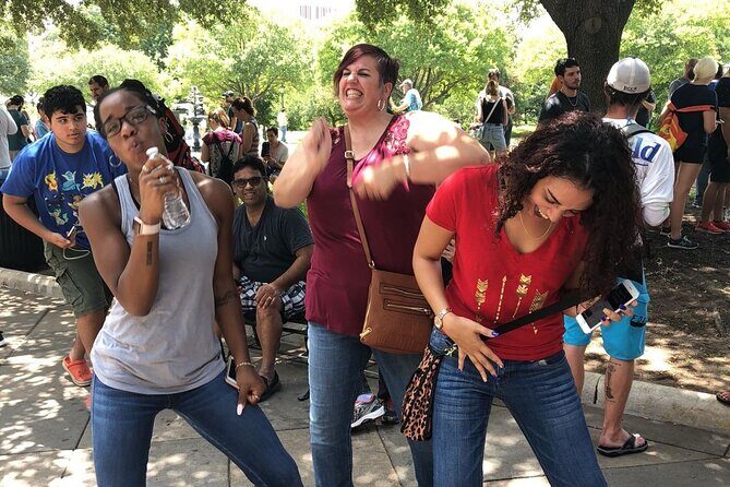 Scavenger Hunt in Milwaukee by Wacky Walks - What the Milwaukee Wacky Walks Scavenger Hunt Offers