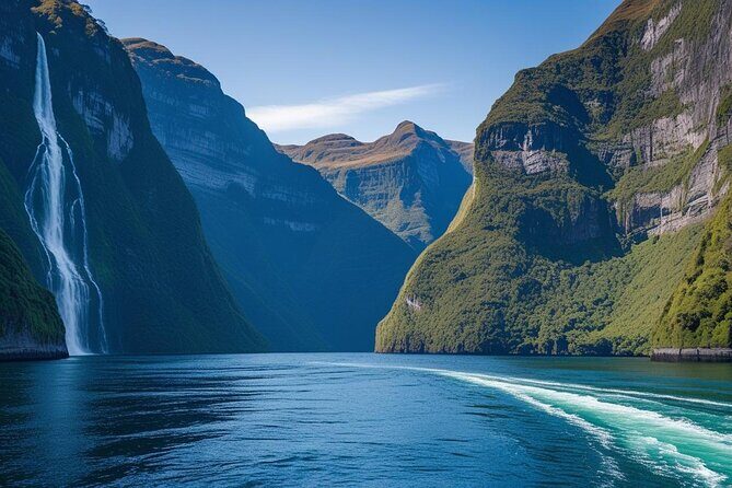 Scenic Drive and Cruise from Queenstown to Milford Sound - Key Points