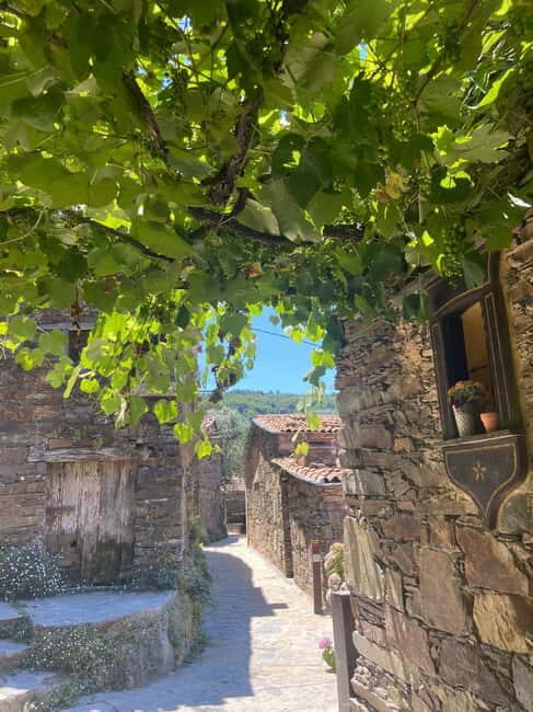 Schist Villages and medieval castles tour - In-Depth Look at the Tour Experience