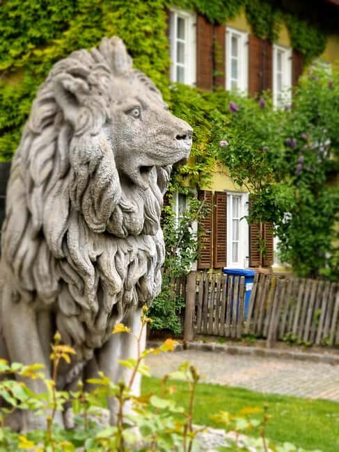 Schwabing: Insider Tour! Neighborhood, Revolt, Secrets in Munich's Cult District - FAQ