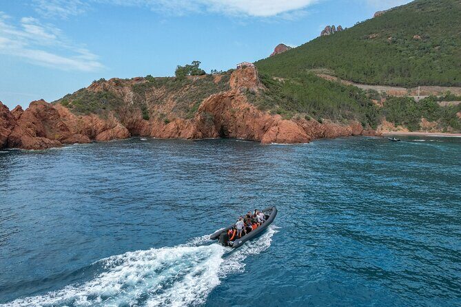 Sea excursion - Estérel Massif by boat - Authentic Traveler Insights