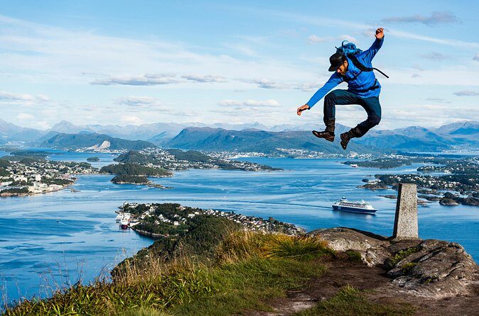 Seakayak And Hike in Ålesund - FAQ