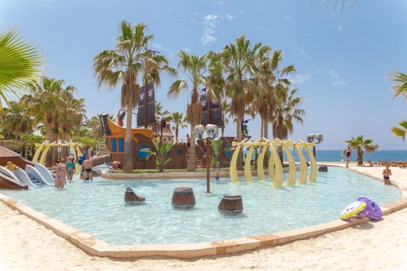Seapark: Swimming in Pool Aquarium with Authentic Creatures - Who Will Love This Experience?  