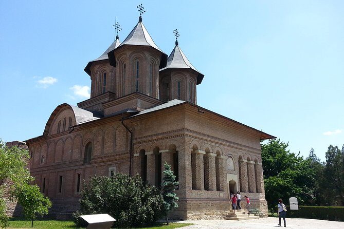 Searching for Dracula: Private Day Trip from Bucharest - Itinerary Breakdown: What to Expect