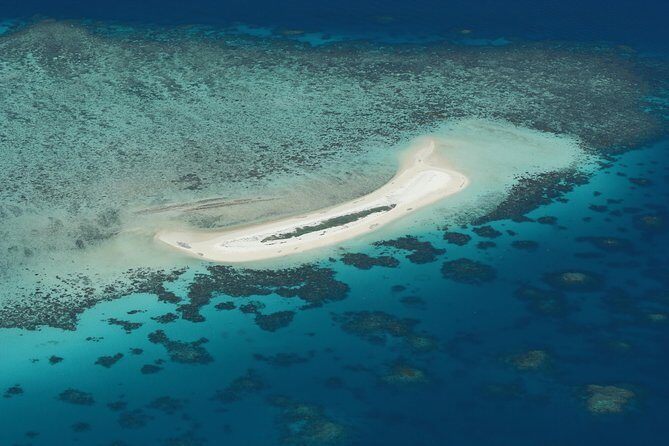 Seastar Luxury Outer Great Barrier Reef Island and Reef Tour - Key Points