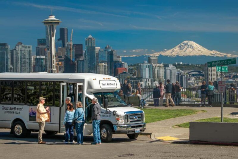 Seattle: City Highlights Tour - A Practical Introduction to Seattle in 3 Hours  
