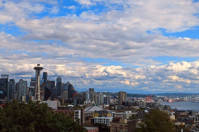 Seattle Scavenger Hunt Walking Tour and Game - Key Points