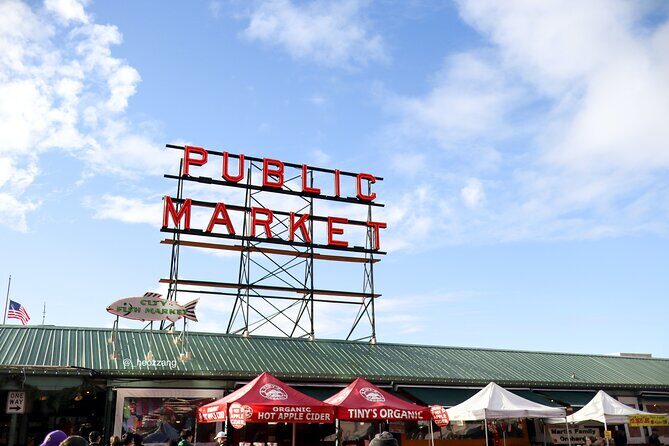 Seattle Sightseeing Scenic Guided Tour and Hop On Hop Off Pass - Key Points