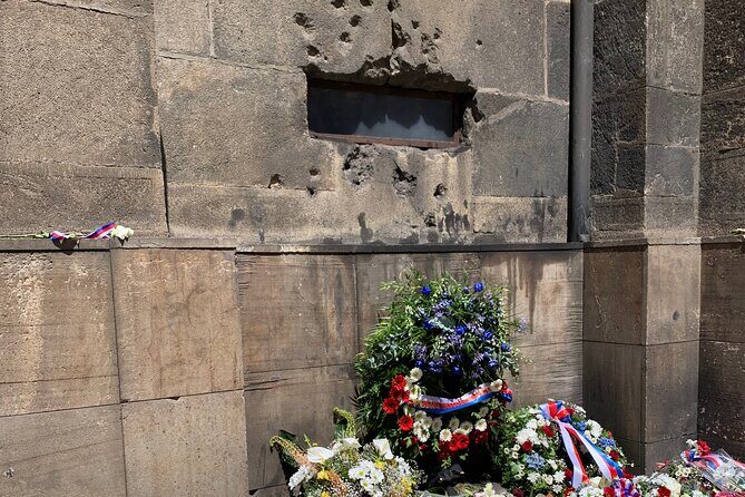 Second World War & Communism (Tip-based 3 hour tour) - Art Under Communism: The Rotating Kafka Head at OC Quadrio