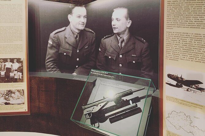 Second World War & Communism (Tip-based 3 hour tour) - The Dancing House & the Story of the Valentine’s Day Bombing