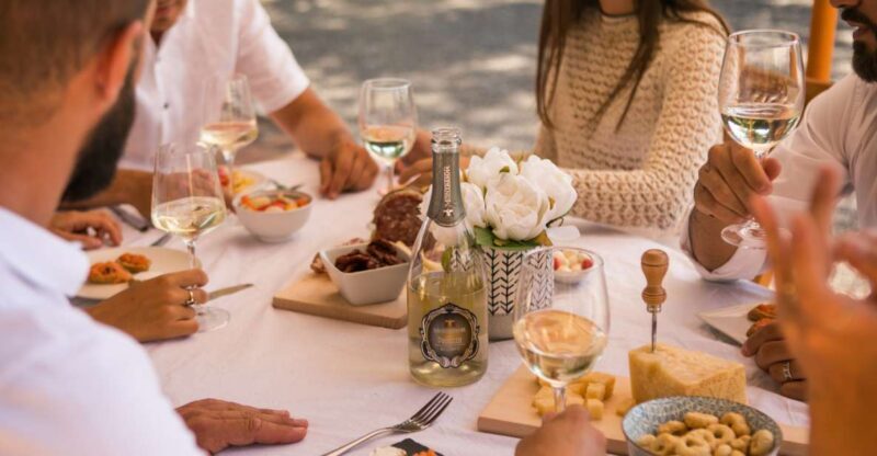 Secret journey between prosecco, lugana and white wines - The Experience in Detail