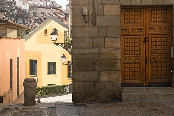 Secrets of Madrid Small Group Tour - Making Sense of the Experience  