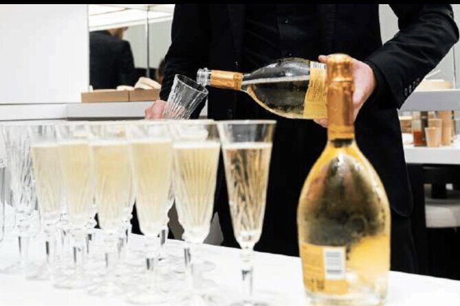 See 15 plus Paris Sights Tour and Fun Perfume Experience - FAQ