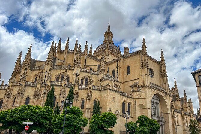 Segovia & Ávila Full Day from Madrid with Alcázar & Walls Tickets - FAQ