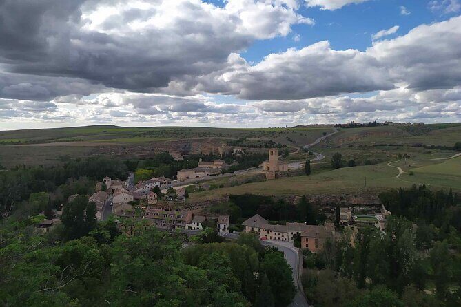 Segovia from the Aqueduct to the Alcazar: A Self-Guided Audio Tour - How the Tour Enhances Your Visit