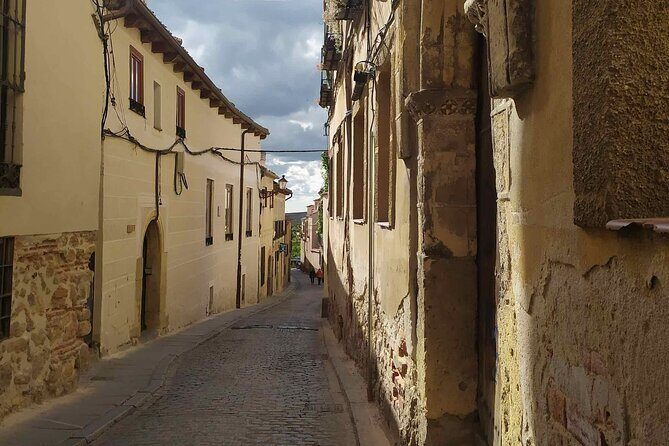 Segovia from the Aqueduct to the Alcazar: A Self-Guided Audio Tour - Who Should Consider This Tour?