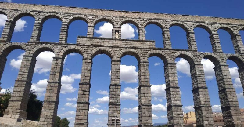 Segovia: Guided Walking Tour with Alcázar Entry - Why This Tour Works Well