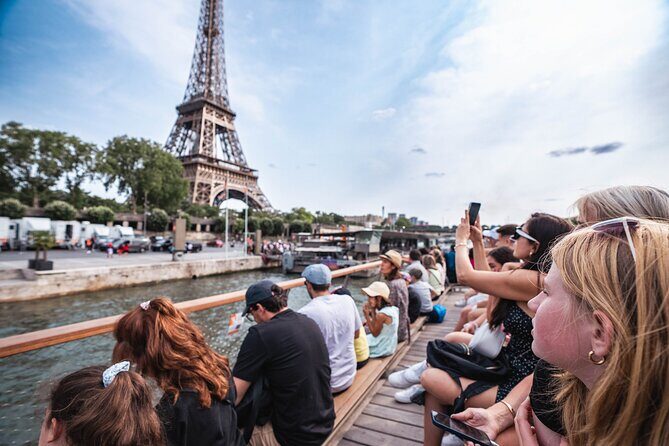 Seine River Boat Sightseeing tickets with Audioguide - Key Points  