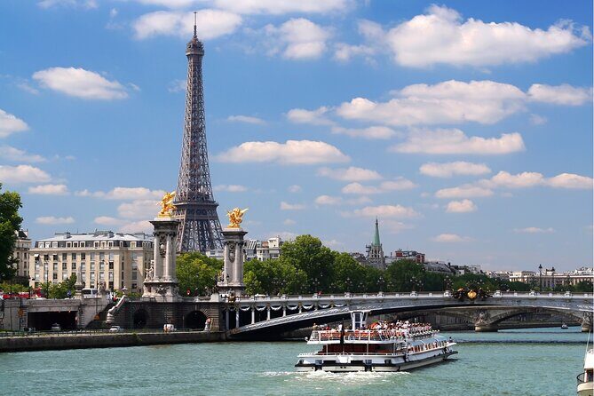 Seine River Cruise flexible ticket with Audio in Paris - 1 Hour - Exploring the Itinerary and Sights