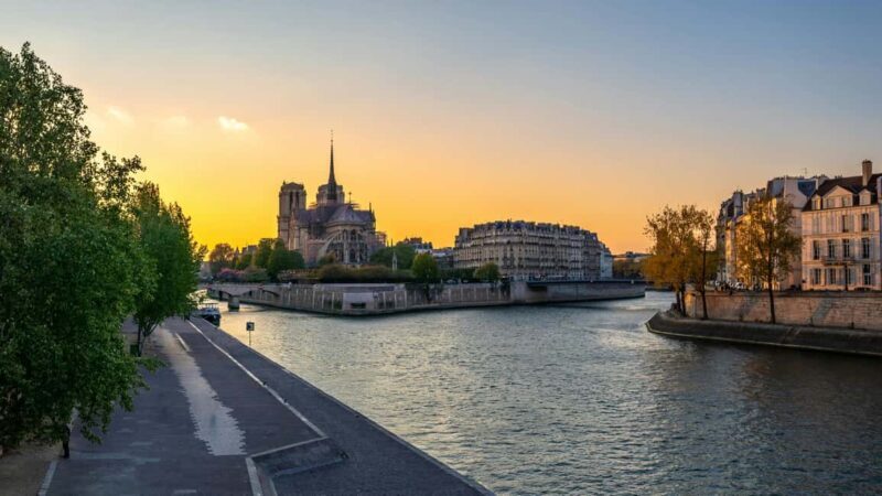 Seine River Cruise with Free Notre Dame Digital AudioGuide - Seine River Cruise with Free Notre Dame Digital Audio Guide: A Practical Guide to Enjoying Paris from the Water