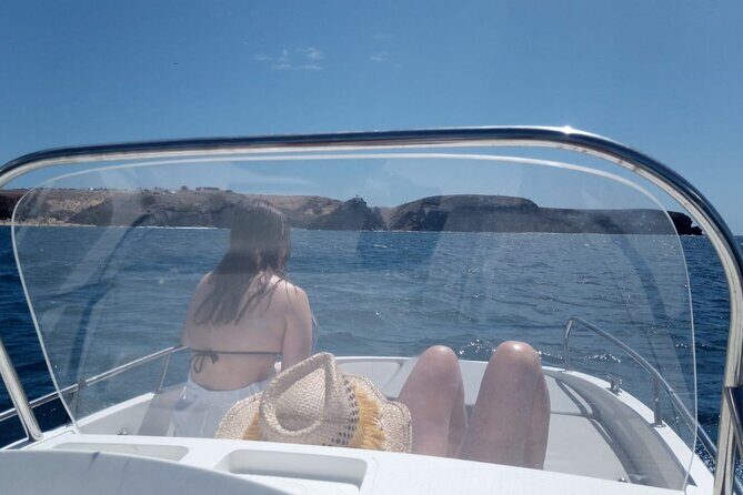 Self drive Boat Hire in Playa Blanca for 5 People - Key Points