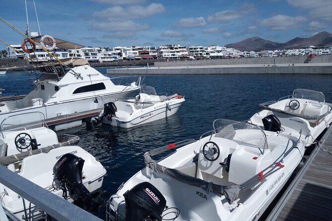 Self drive Boat Hire in Playa Blanca for 5 People - The Experience in Detail