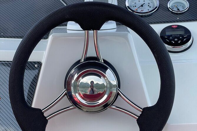 Self Drive Boat Rental on Lake Como No License Needed - FAQ