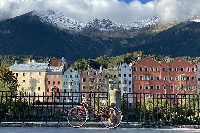 Self-Guided 1,5-hour Tour of Innsbruck: Exciting Stories, Photo Spots & Desserts - Iconic sights and local stories