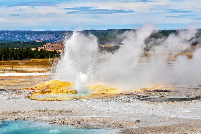 Self-Guided Audio Driving Tour in Yellowstone National Park - How the Tour Works
