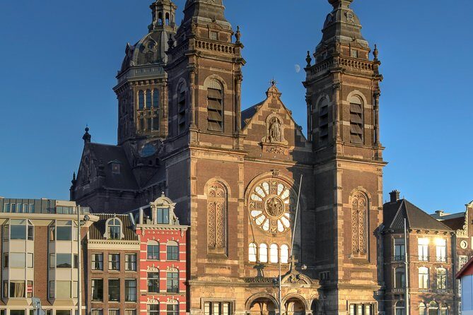 Self-Guided Audio Tour of The Red Light District - Who Should Consider This Tour?