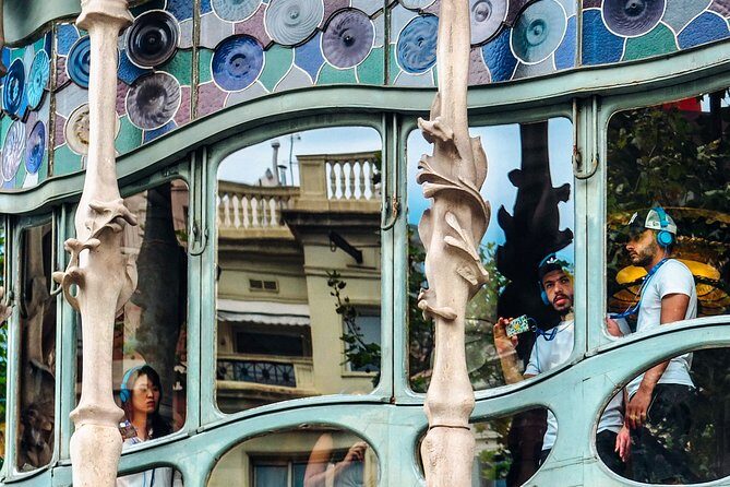Self-Guided Audio Tour-The Surrealist Barcelona of Dalí and Gaudí - Deep Dive into the Landmarks