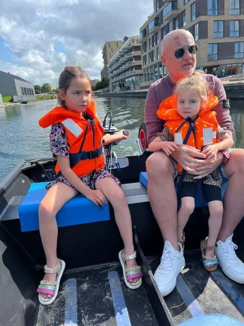 Self-Guided Electric Boat Rental - Who Will Love This?