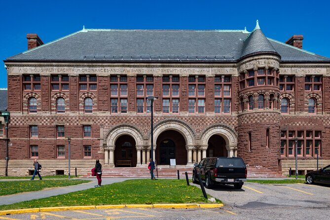 Self-Guided Scavenger Hunt: Historic Harvard Hunt - Who Should Consider This Tour?