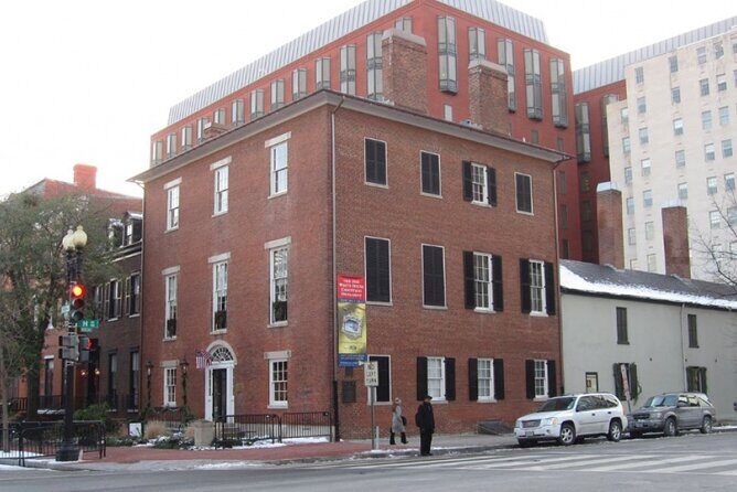 Self-Guided Scavenger Hunt: The Ghost Hunt of Washington D.C. - Key Points