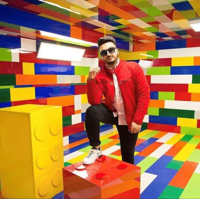 Selfie Museum Budapest Entry Ticket - An In-Depth Look at the Selfie Museum Budapest