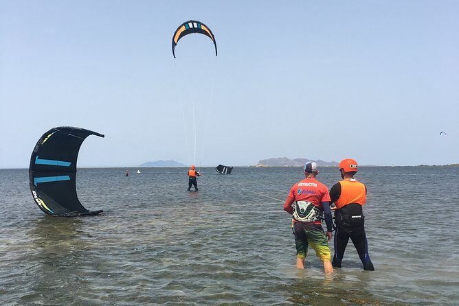 Semi-private kitesurfing course for beginners - The Sum Up