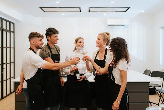 Semi Private Pizza Making Class with Wine and Suppli