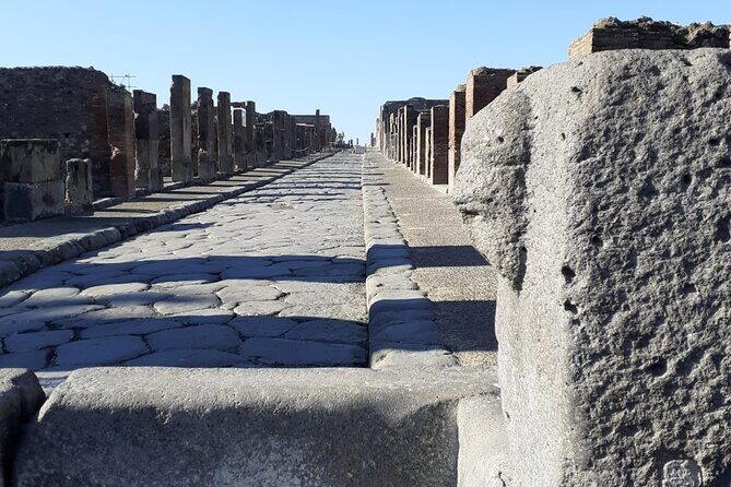 Semi - Private Tour of Pompeii with an Archaeologist - The Guides: Knowledge, Enthusiasm, and Personal Touch