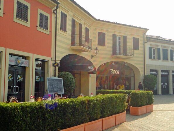 Serravalle Outlet Shopping Mall Shuttle Bus - Return ticket - Key Points