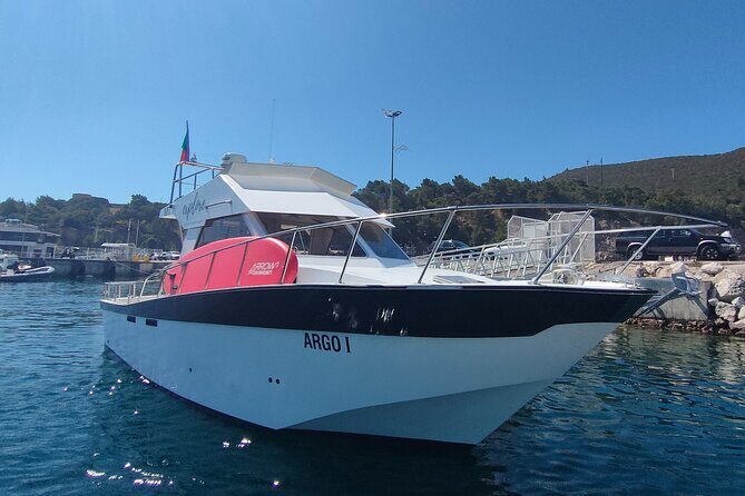 Sesimbra: Private Yacht tour in Arrábida Secret Beaches and Bays - Practical Details and Tips