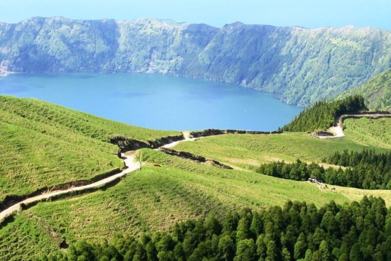 Sete Cidades Azores 4x4 Day Tour from Ponta Delgada - Transportation and Group Size