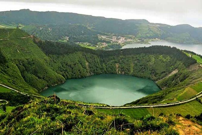 Sete Cidades & Mosteiros: Private 4x4 Tour Half Day - Why Travelers Rave About This Tour