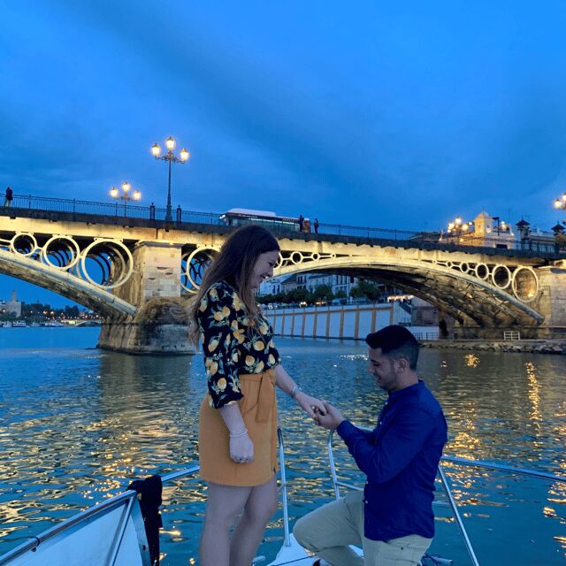 Sevilla: Romantic Boat Ride - Who is this experience ideal for?  