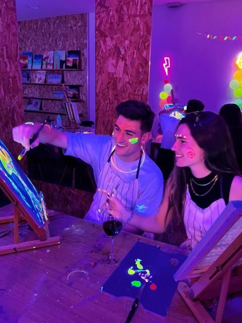 Sevilla: Wine Gogh Glow Academy Paint and Sip Classes - Sevilla: Wine Gogh Glow Academy Paint and Sip Classes — A Colorful Take on Cultural Fun